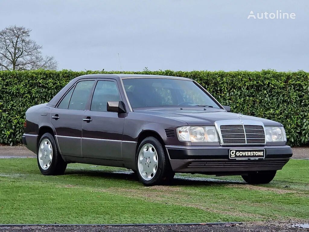 Mercedes-Benz 300-serie 300D Turbo - Top condition - Automatic gearbox - Sunro sedan