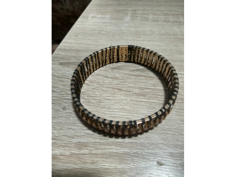 ATRAKTIVNA METALNA kupite 5-platite 4