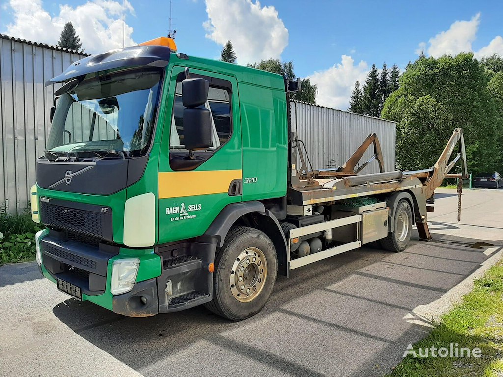 Volvo FE 320 kamion autopodizač kontejnera