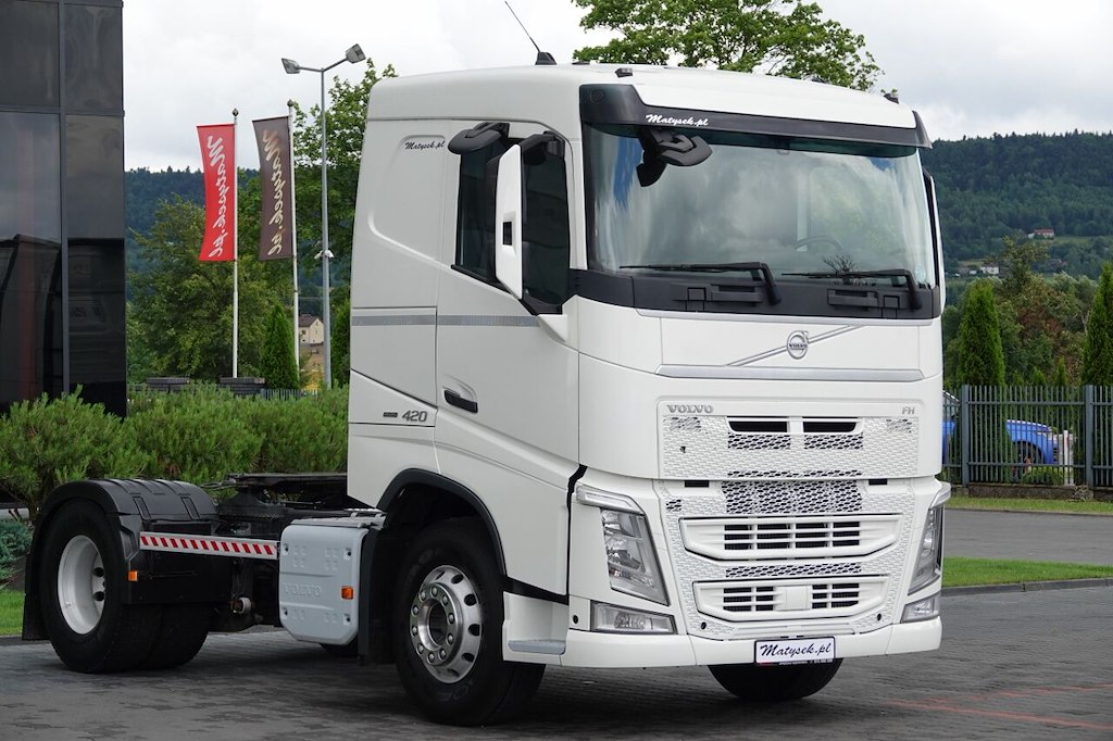 Volvo FH 420 / 13 L / PEŁNY ADR / 2017 ROK / NISKA KABINA / SPROWADZON tegljač