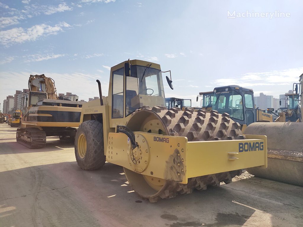 BOMAG BW217 kompaktor s jednim valjkom