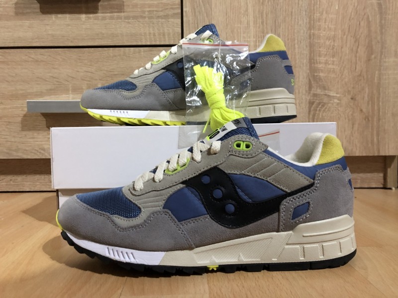 Soucony Shadow br42.5 prelep model kvalitetan