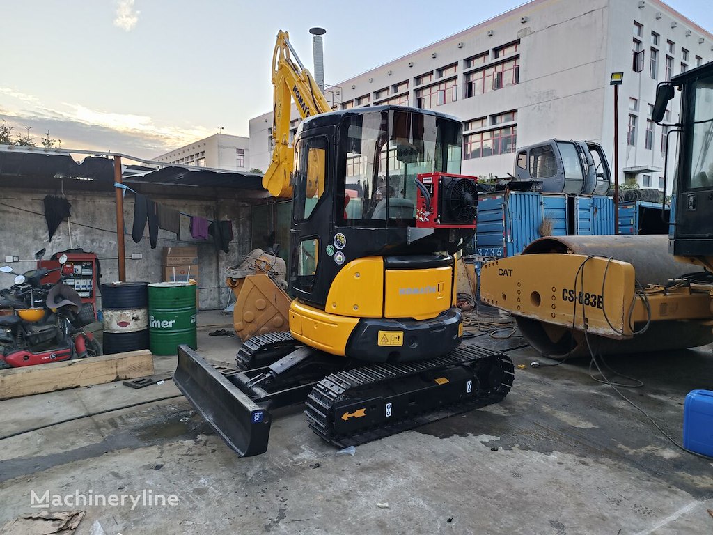 Komatsu PC35 mini bager