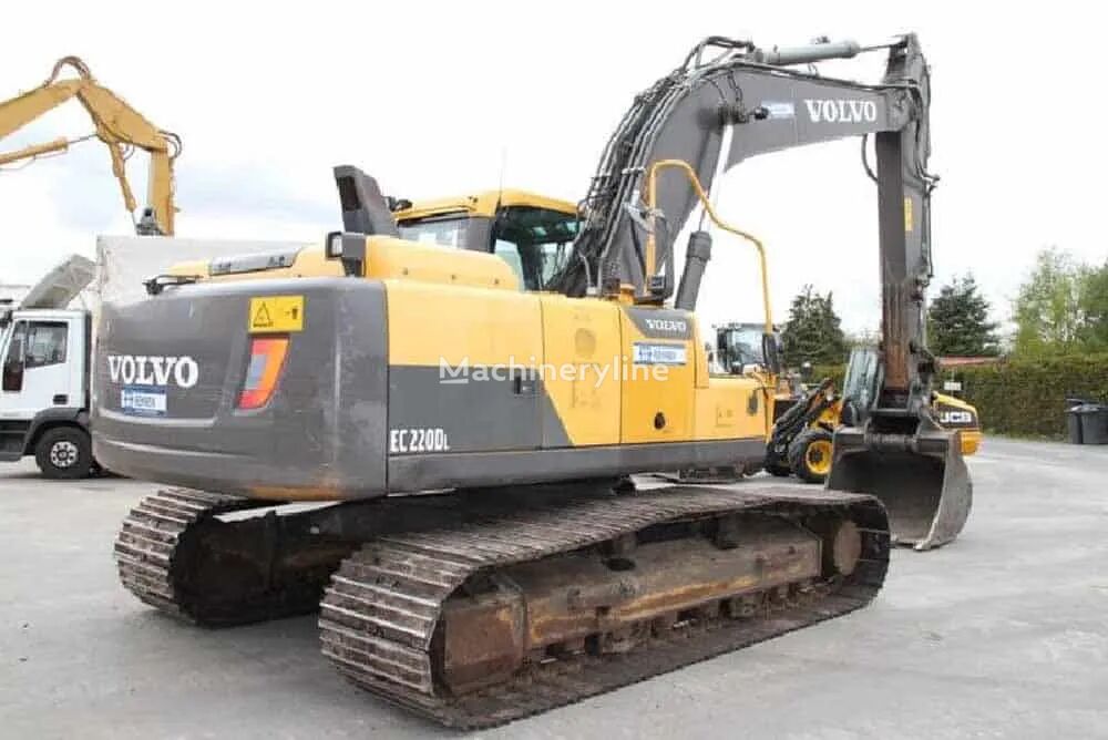 Volvo EC 220 DL bager guseničar po rezervnim delovima