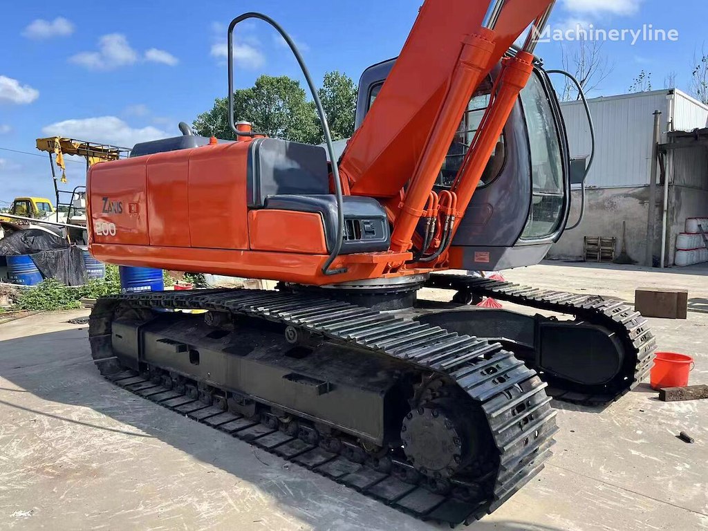 Hitachi ZX200 bager guseničar
