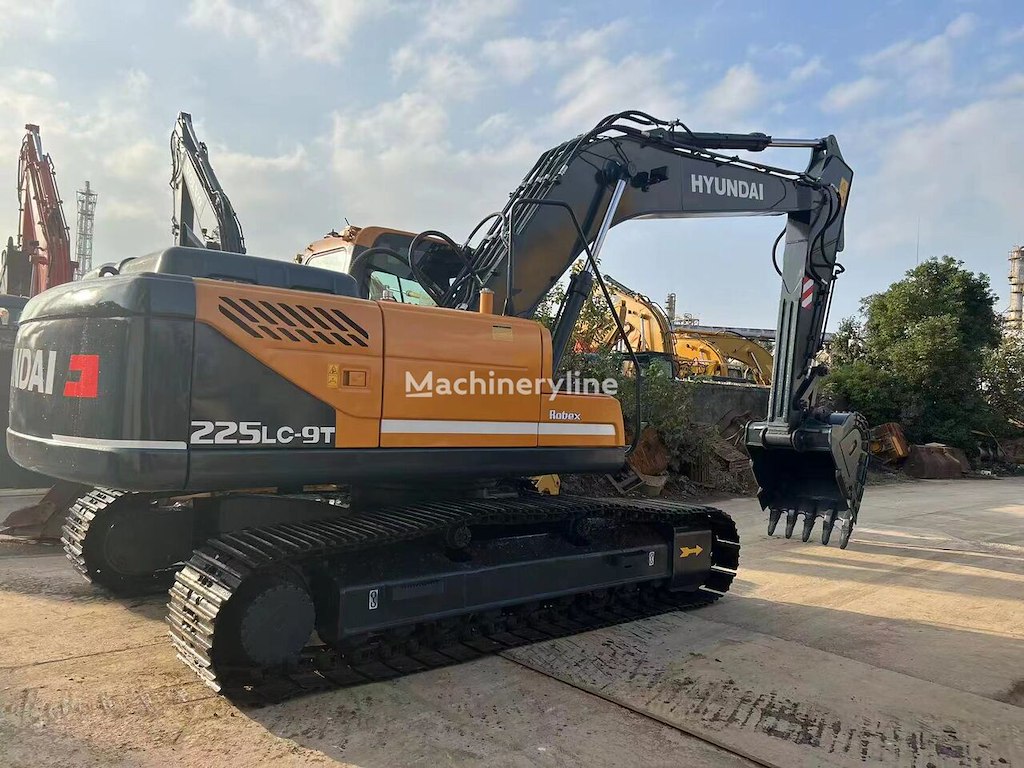 Hyundai 225LC-9T Excavator bager guseničar