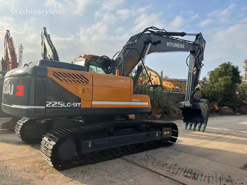 Hyundai 225LC-9T Excavator bager guseničar