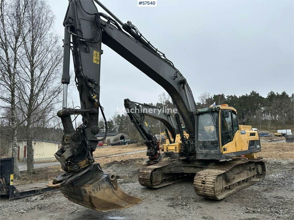 Volvo EC250DL Excavator with rotor, digging system and b bager guseničar