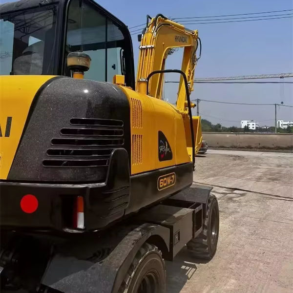 Hyundai R60W-7 bager točkaš