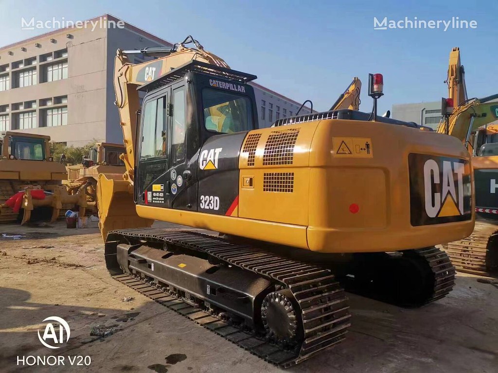 Caterpillar 323D bager guseničar