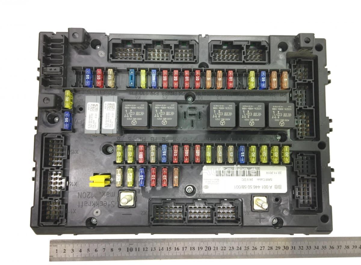 A0014465058 kutija s osiguračima za Mercedes-Benz kamiona
