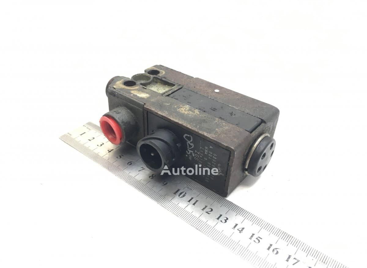 Valvă solenoid A0049975536 pneumatski ventil za Mercedes-Benz kamiona