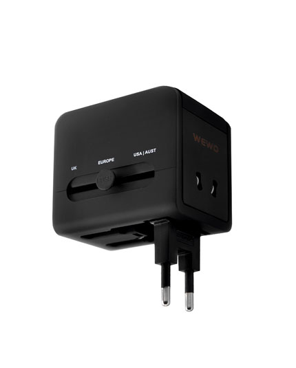 Univerzalni strujni adapter za putovanje sa USB-A i USB-C ulazom (EU-USA-UK)