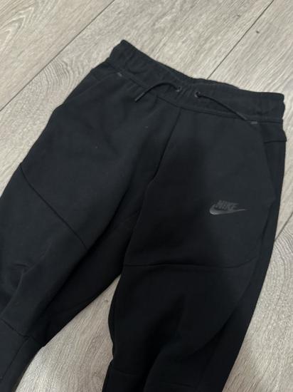 Nike Tech Fleece DEČIJA M veličina (odgovara XS)