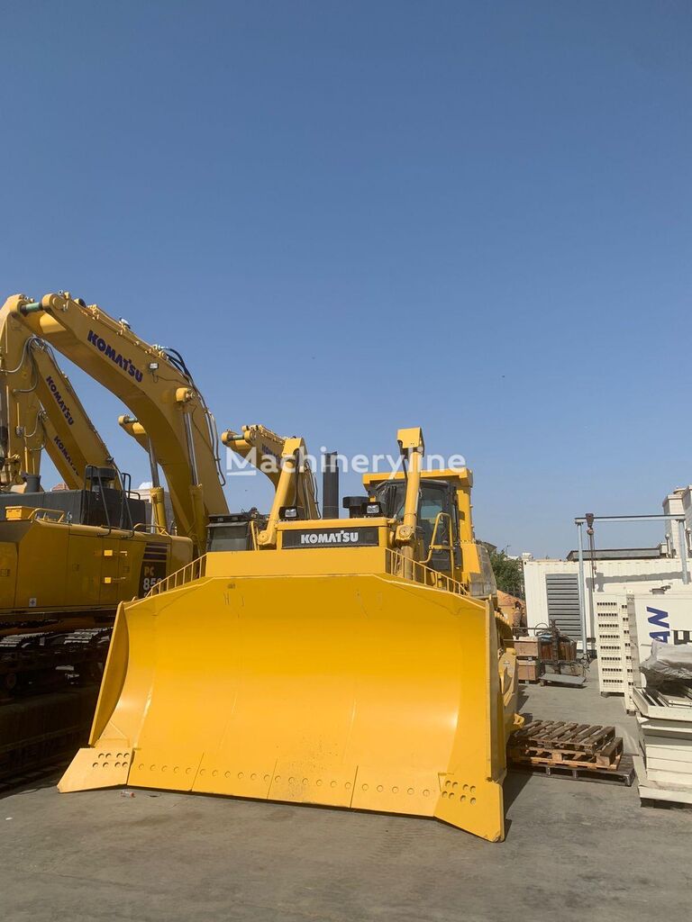 Novi Komatsu D375 A buldožer