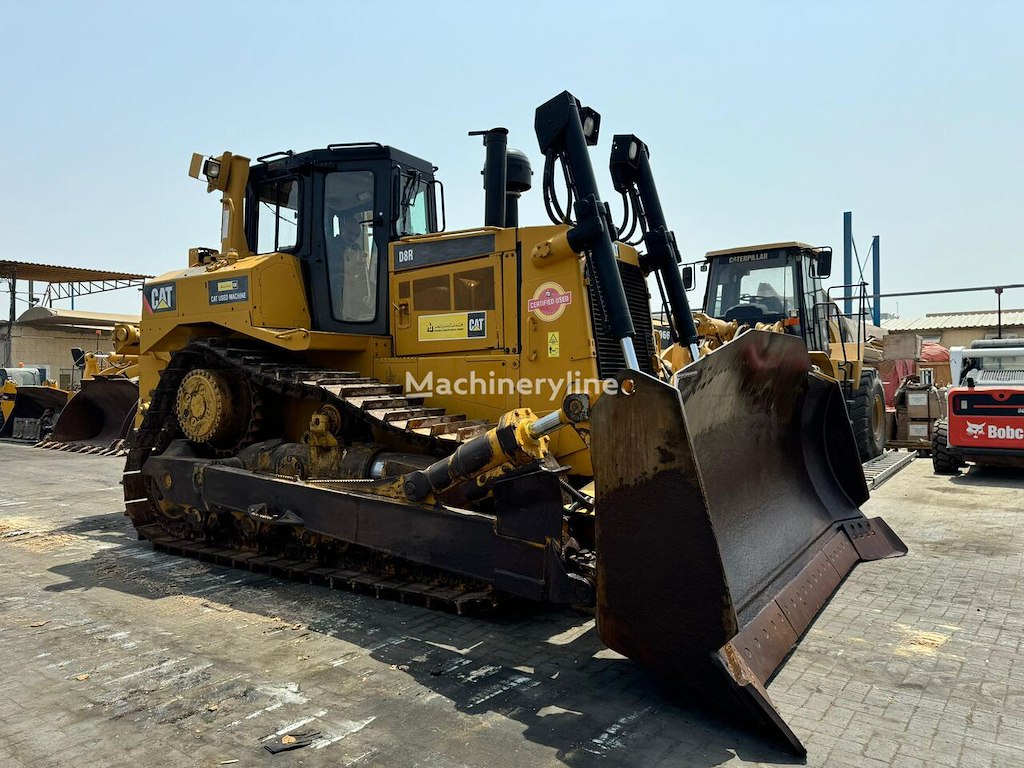 Caterpillar 2011 CAT DOZER D8R CLOSED CABIN, HOURS- 16682 buldožer