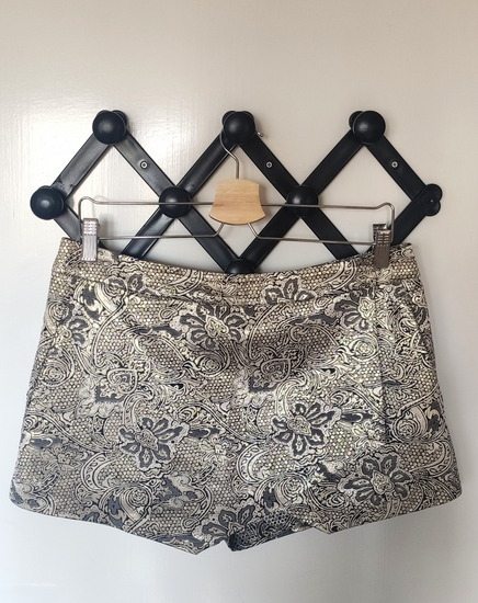 svecani zlatni Stradivarius skort