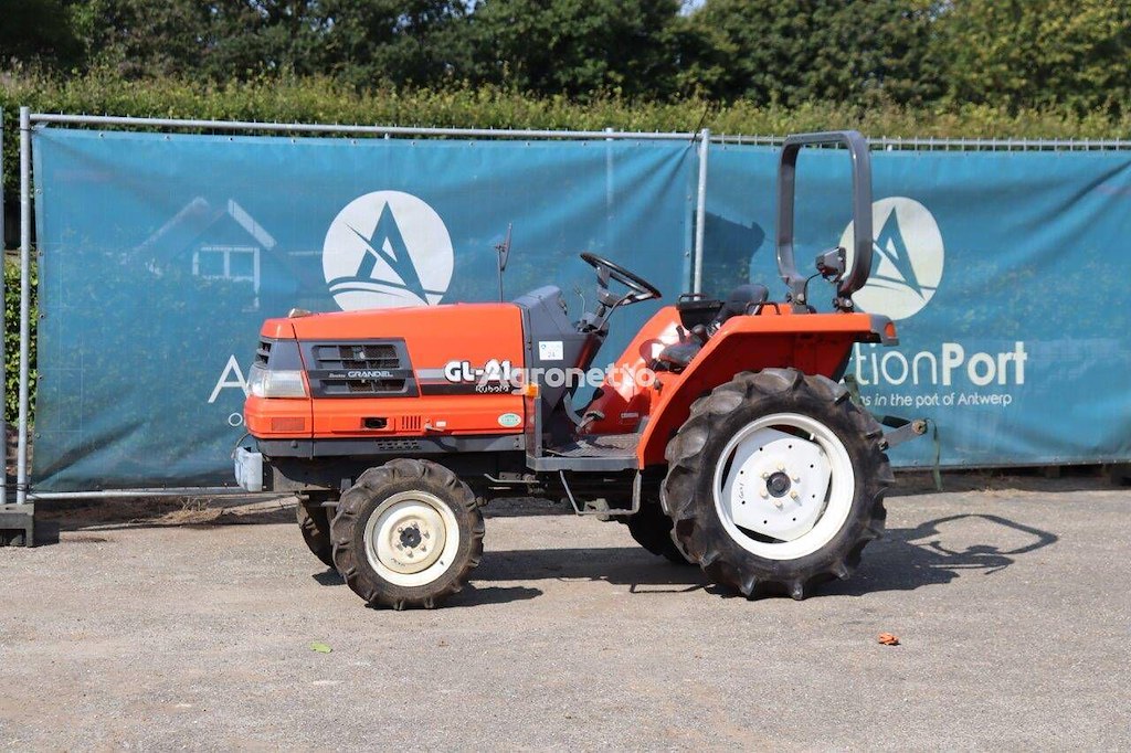 Prodaje se Kubota GL21 traktor točkaš na aukciji