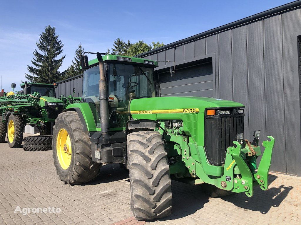 John Deere 8200 traktor točkaš