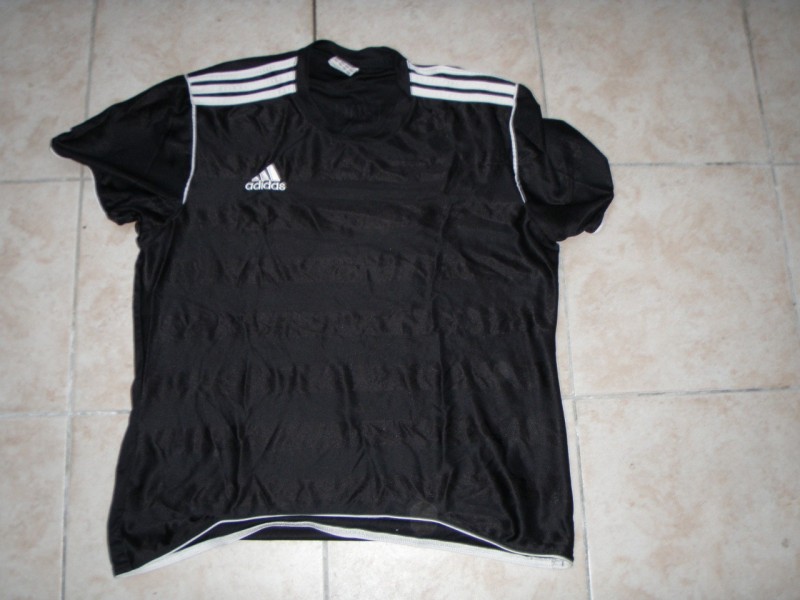 ADIDAS MAJCA VEL L ODLICNA