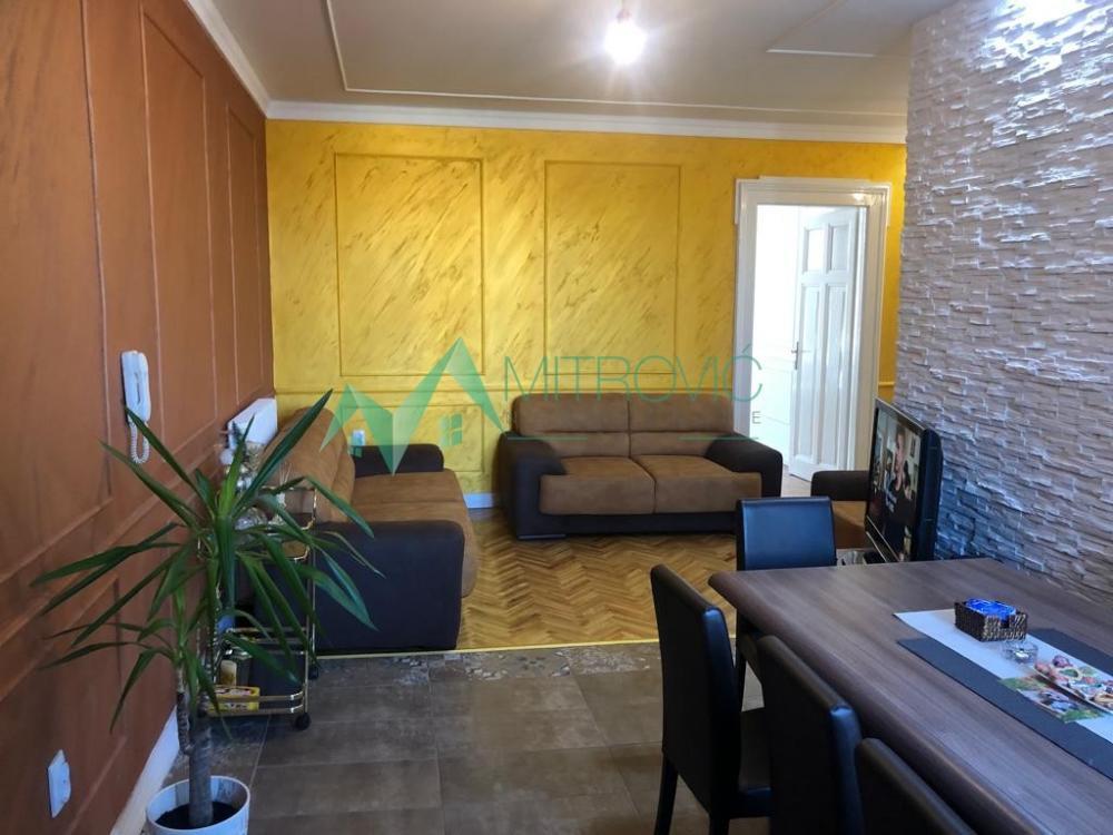 Trosoban stan za izdavanje, 94m2, 900€