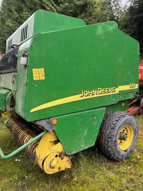 John Deere 568 balirka za okrugle bale