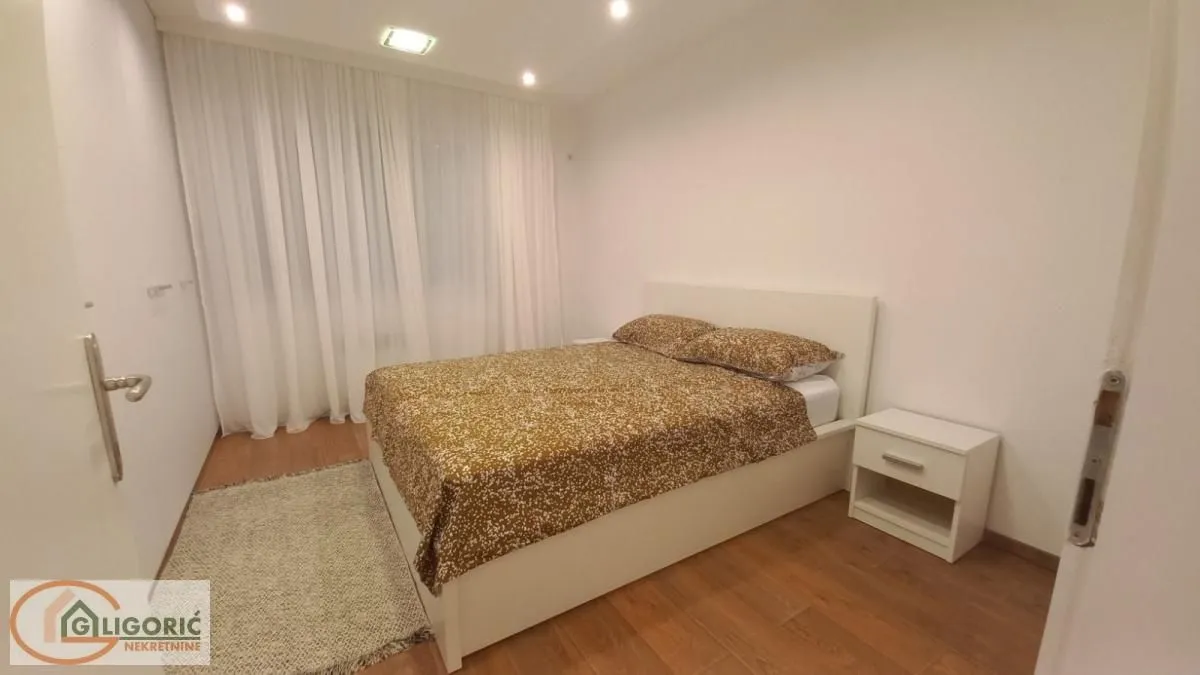 Izdavanje, dvosoban stan, 50m2, Crveni Krst, Beograd