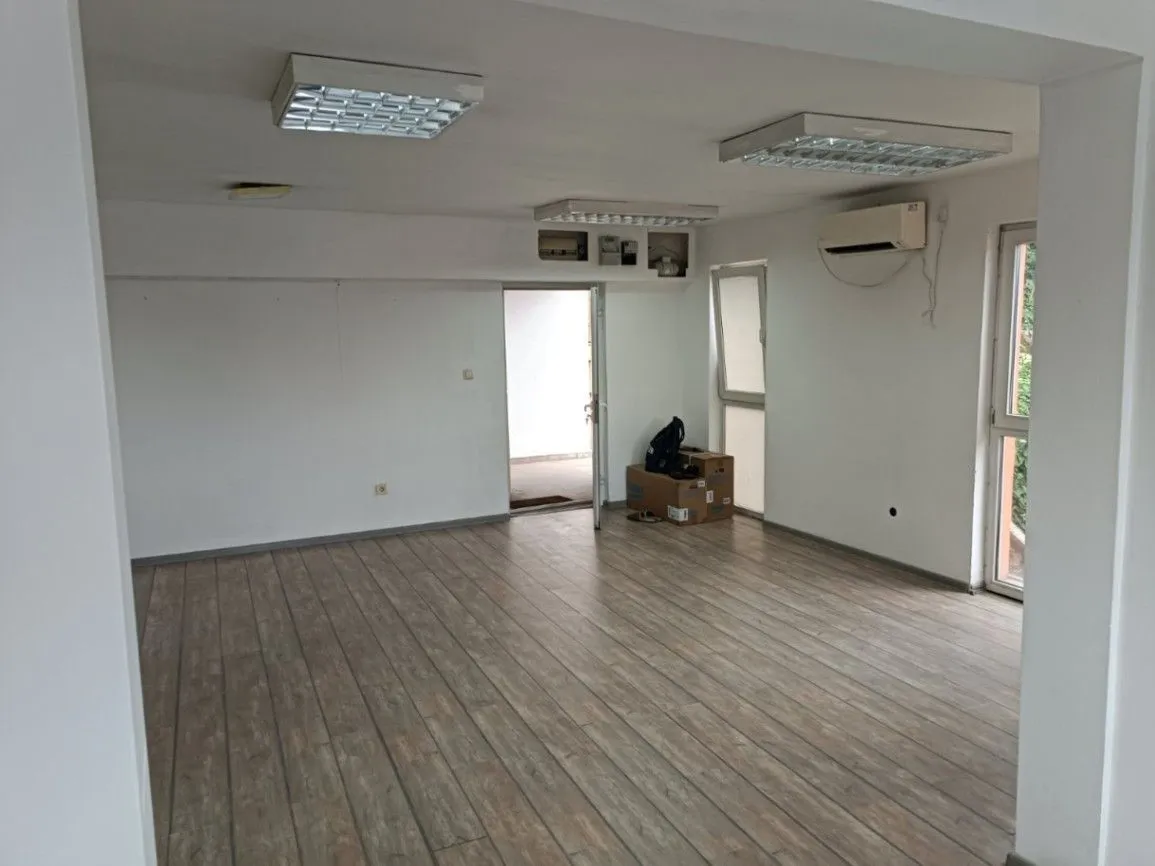 Izdavanje, poslovni prostor, 60m2, Senjak, Beograd