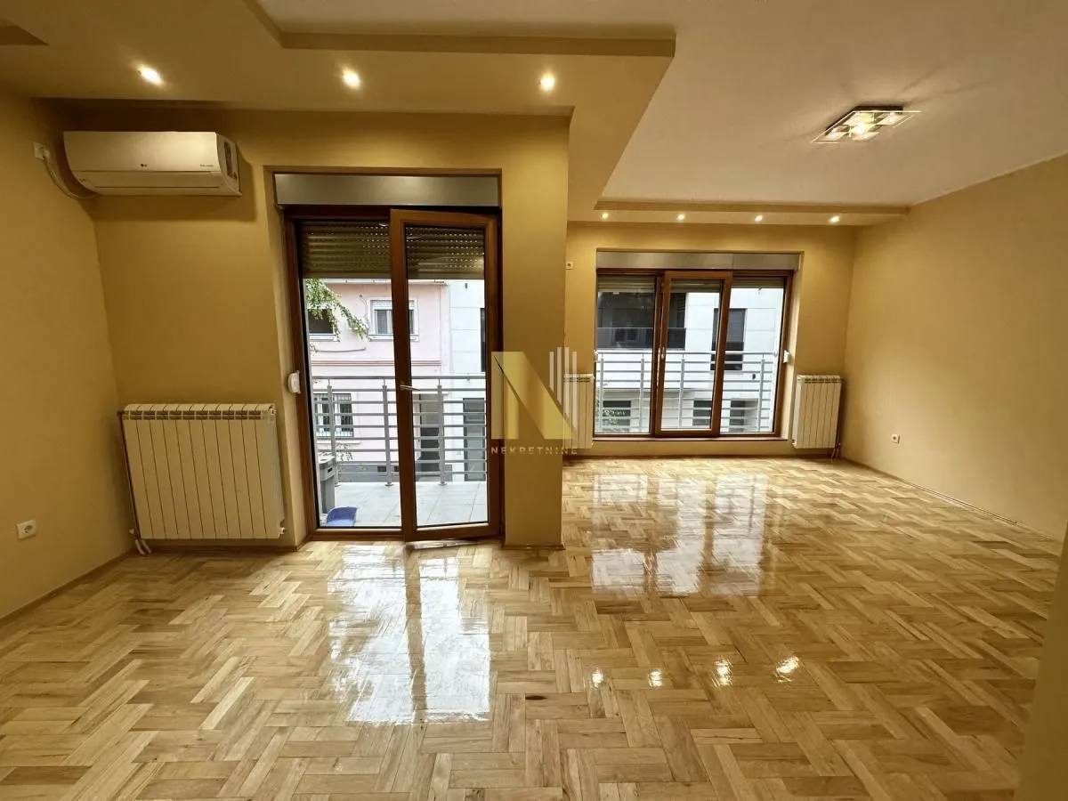 Izdavanje, poslovni prostor, 70m2, Spens, Novi Sad, Novi Sad