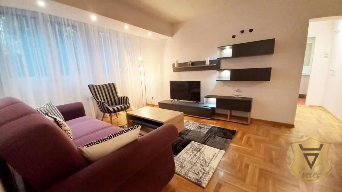 Izdavanje, dvosoban stan, 50m2, Crveni Krst, Beograd