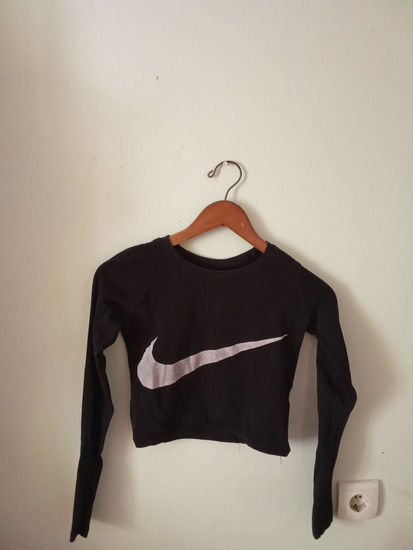 Nike top