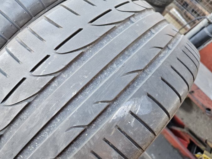 245/35 R18 Bridgestone