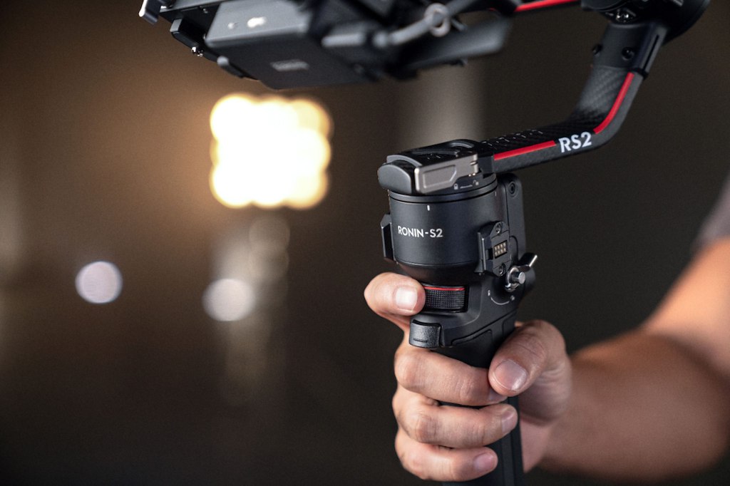 DJI RS 2 – 3-Axis Gimbal Stabilizer for DSLR and Mirrorless Cameras