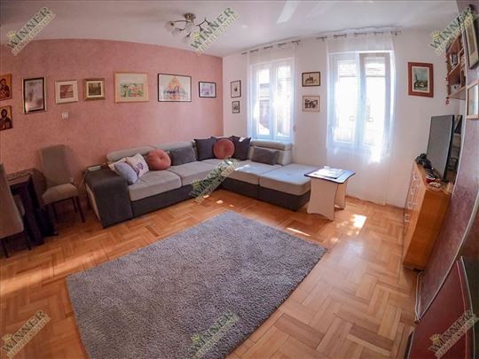 Prodaja Stan Duplex Zemun Vinarska 71m2, 4.0 uknji