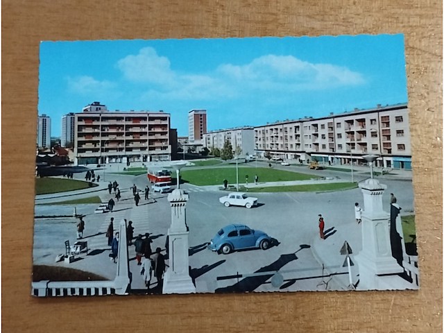 Kragujevac - Trg Narodnog Fronta - Automobili Buba