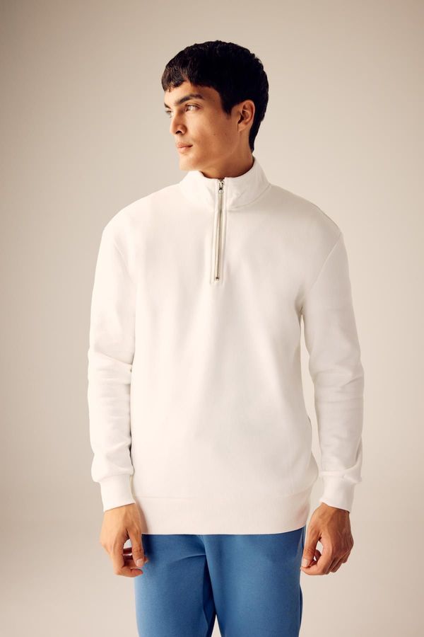 DEFACTO Comfort Fit Zippered Stand-up Collar Sweatshirt