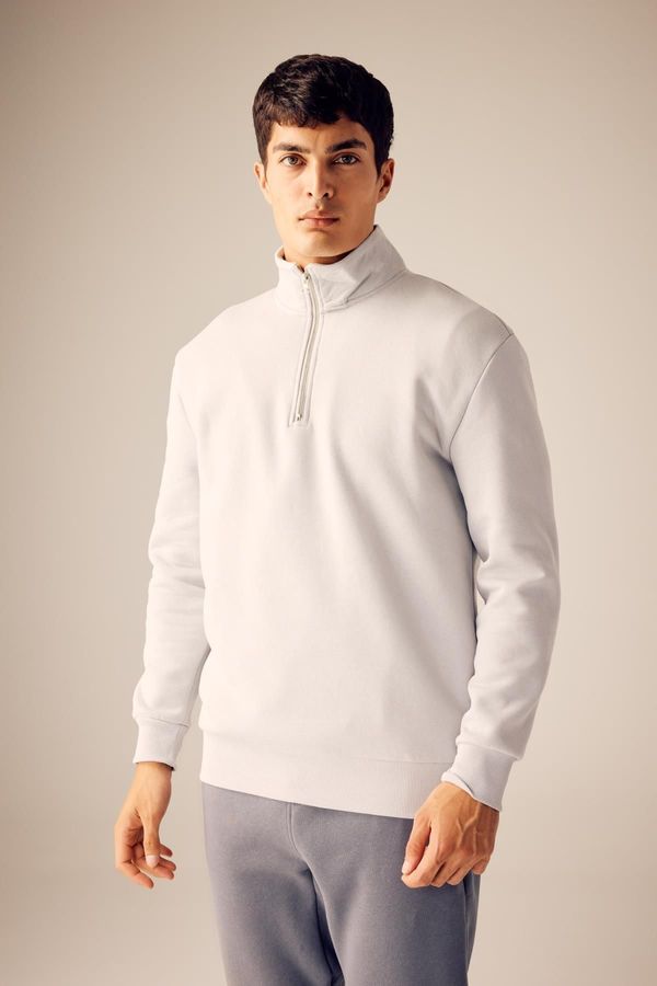 DEFACTO Comfort Fit Zippered Stand-up Collar Sweatshirt