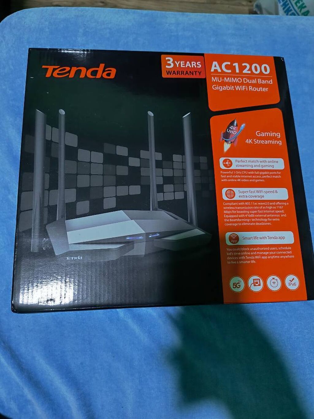 Prodajem Tenda AC1200 dual band router, korišćen manje od mesec dana