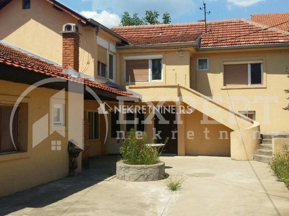 Apartmanska kuća 311m2, 5.24a, Pantelej