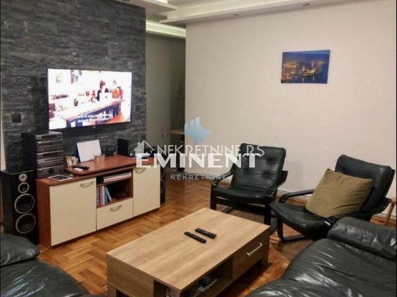 Zvezdara, Učiteljsko naselje, Čačanska, 4.0, 100m2, 800 EUR