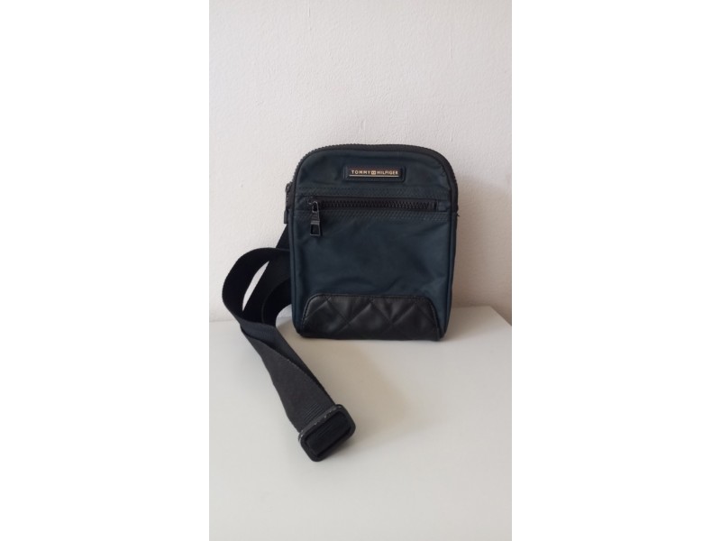 Tommy Hilfiger torba