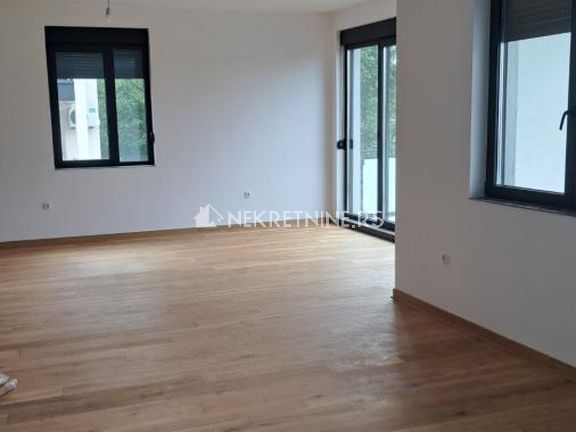 Lux Penthouse u Zemunu, Pregrevica