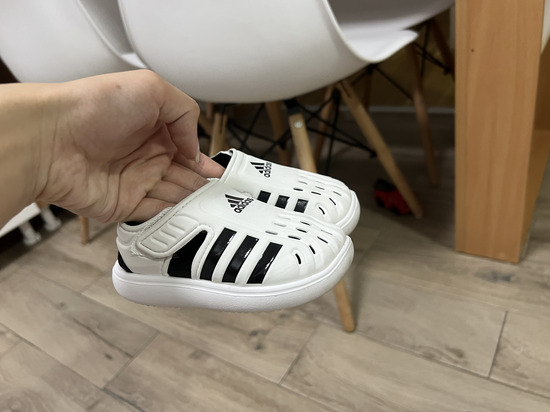 Adidas sandalice