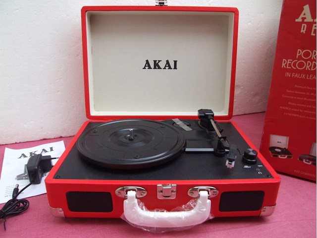 Akai R45 retro kofer gramofon kao NOVO u kutiji+GARANCI