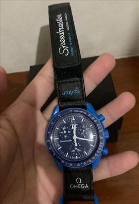 Omega x Swatch-MoonSwatch nov sa kutijom