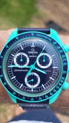 Swatch x Omega - MoonSwatch nov sa kutijom