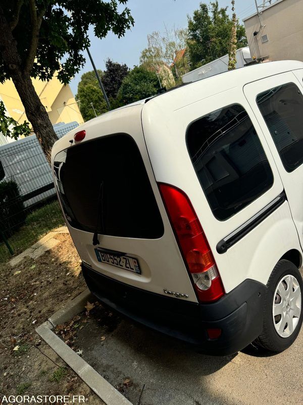 Prodaje se Renault KANGOO laki furgon na aukciji