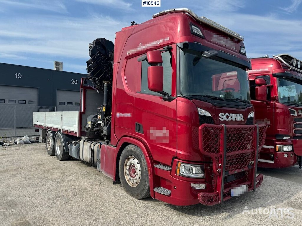 Scania R500 kamion s ravnom platformom