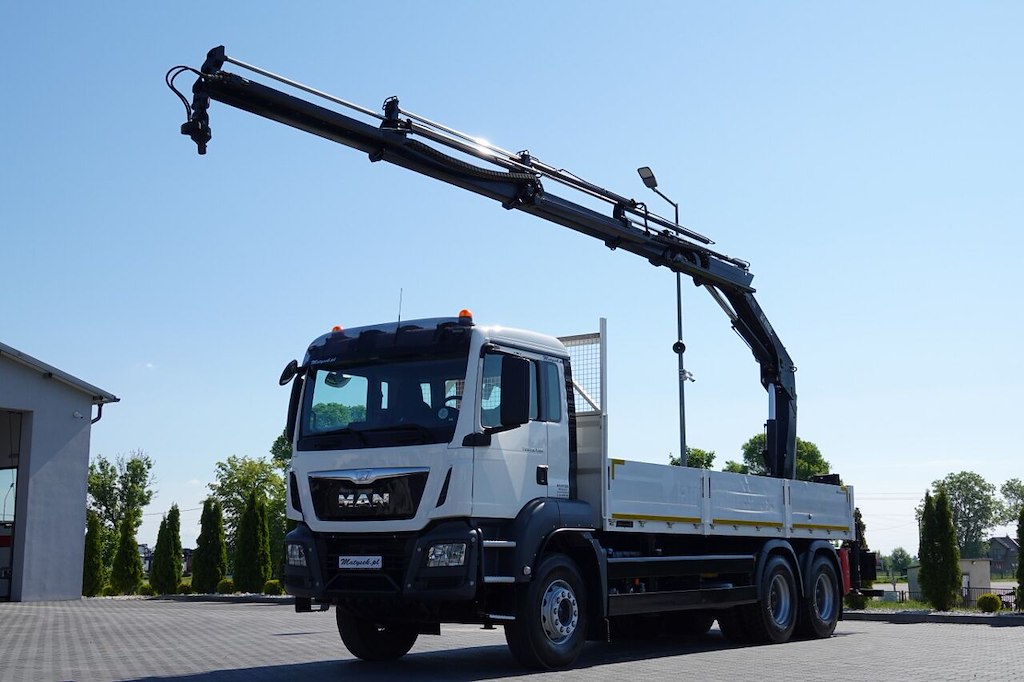 MAN TGS 26.400 / 6x4 / SKRZYNIOWY - 6,5M / HDS HIAB 188 4xwysów 13 M kamion s ravnom platformom