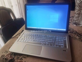 HP Envy i5-6200U kao nov